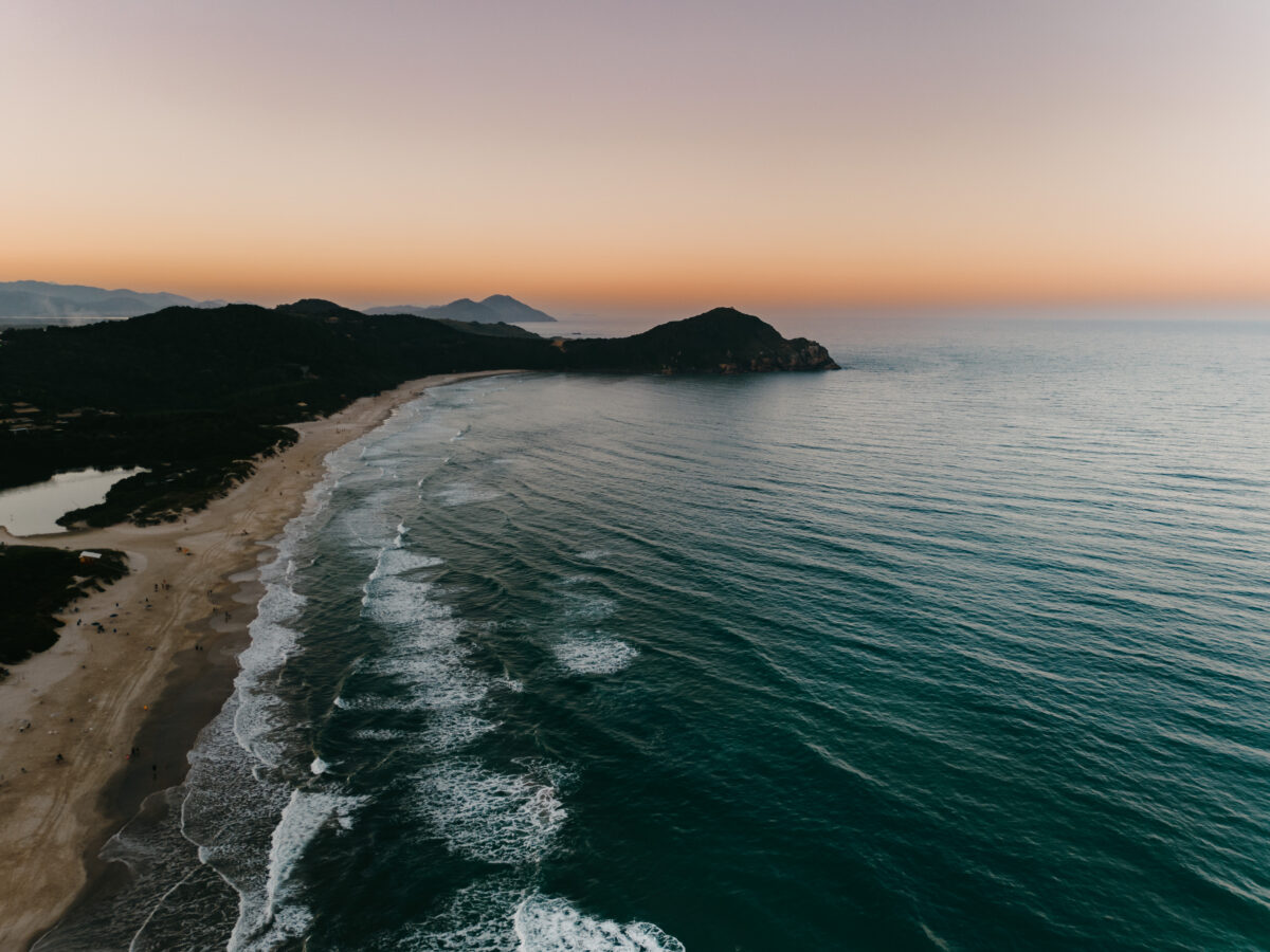 4 dicas imperdíveis para aproveitar ao máximo a Praia do Rosa na ...